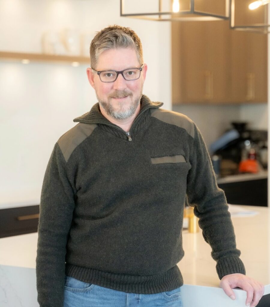 Meet the Mayne Brothers - The Mayne Brothers